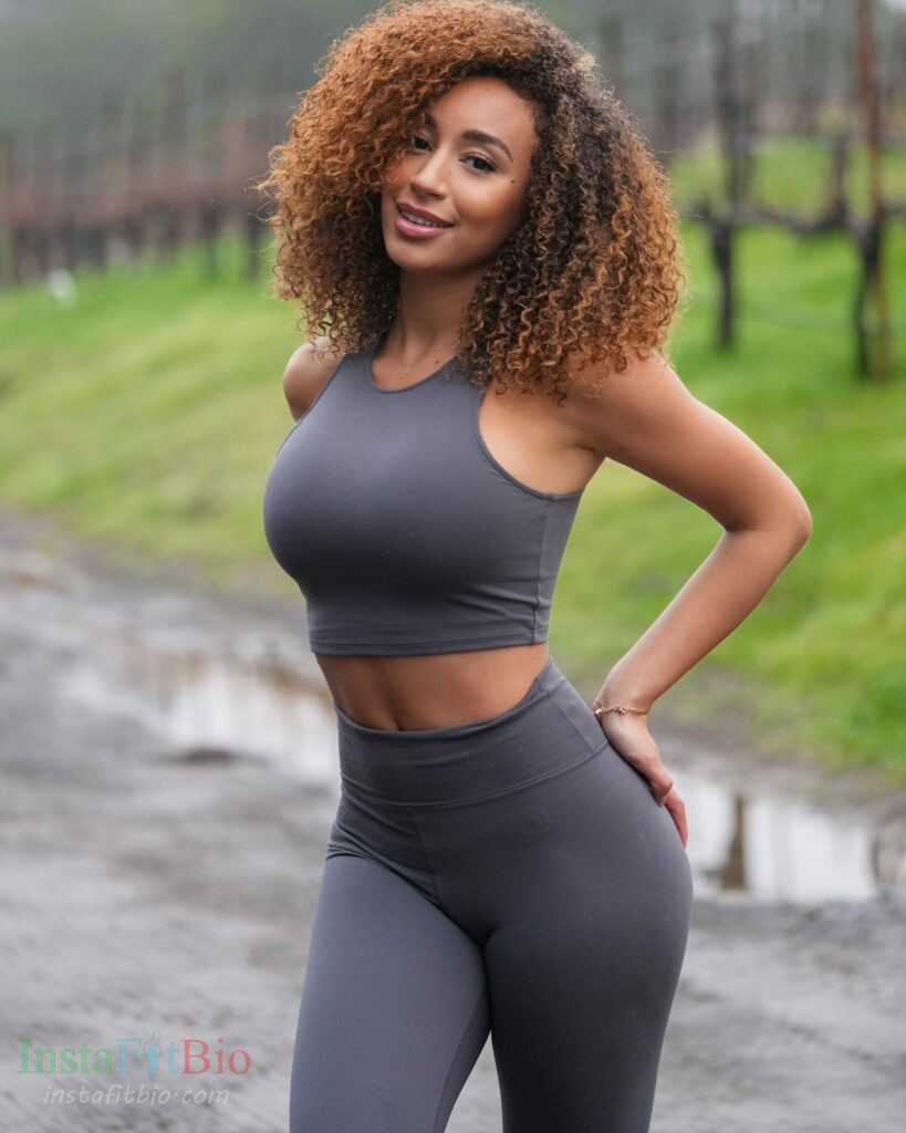 Caro Viee - Bio, Age, Height | Models Biography