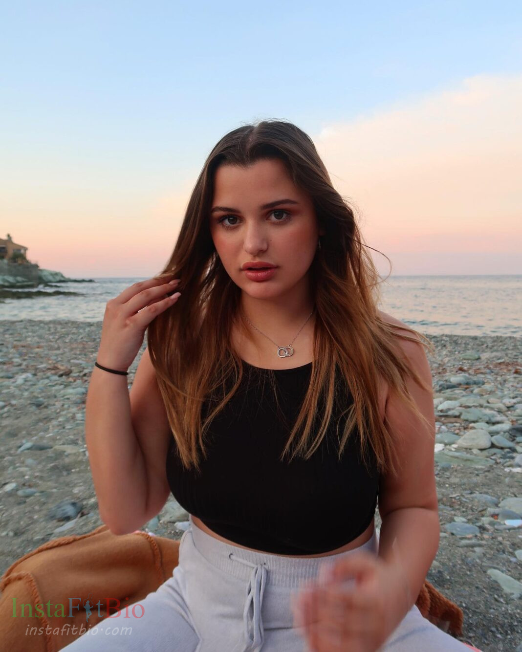 Julie Gauthier - Bio, Age, Height | Models Biography