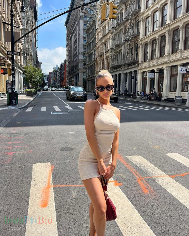 Bar Zomer - Bio, Age, Height | Models Biography