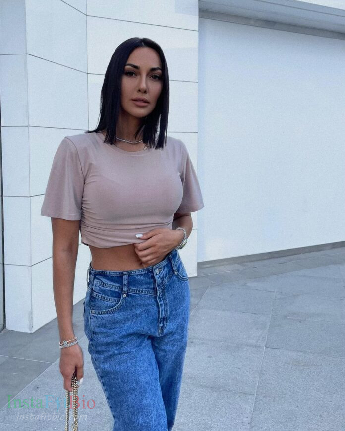 Sadaf Taherian - Bio, Age, Height | Models Biography