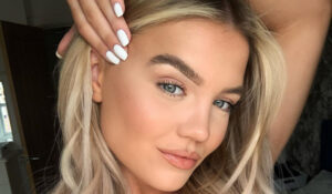 Mollysmith19 - Bio, Age, Height | Models Biography