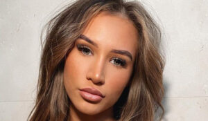 Ali Blakey - Bio, Age, Height | Models Biography