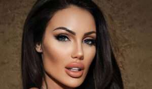 Heather Kay - Bio, Age, Height, Wiki | Models Biography