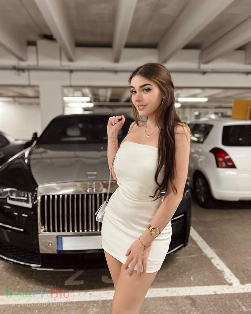 Mellow Maloni - Bio, Age, Height, Wiki | Models Biography