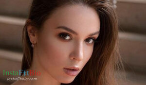 Polly Model - Bio, Age, Height, Wiki, 😍 | Models Biography